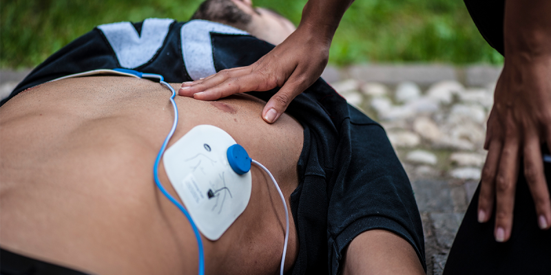 How to use an AED - Rocialle Healthcare Limited